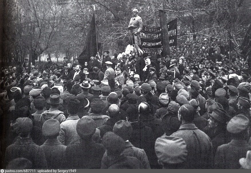 Robespierre Monument, created in 1918 in the RSFSR : r/MarxistCulture